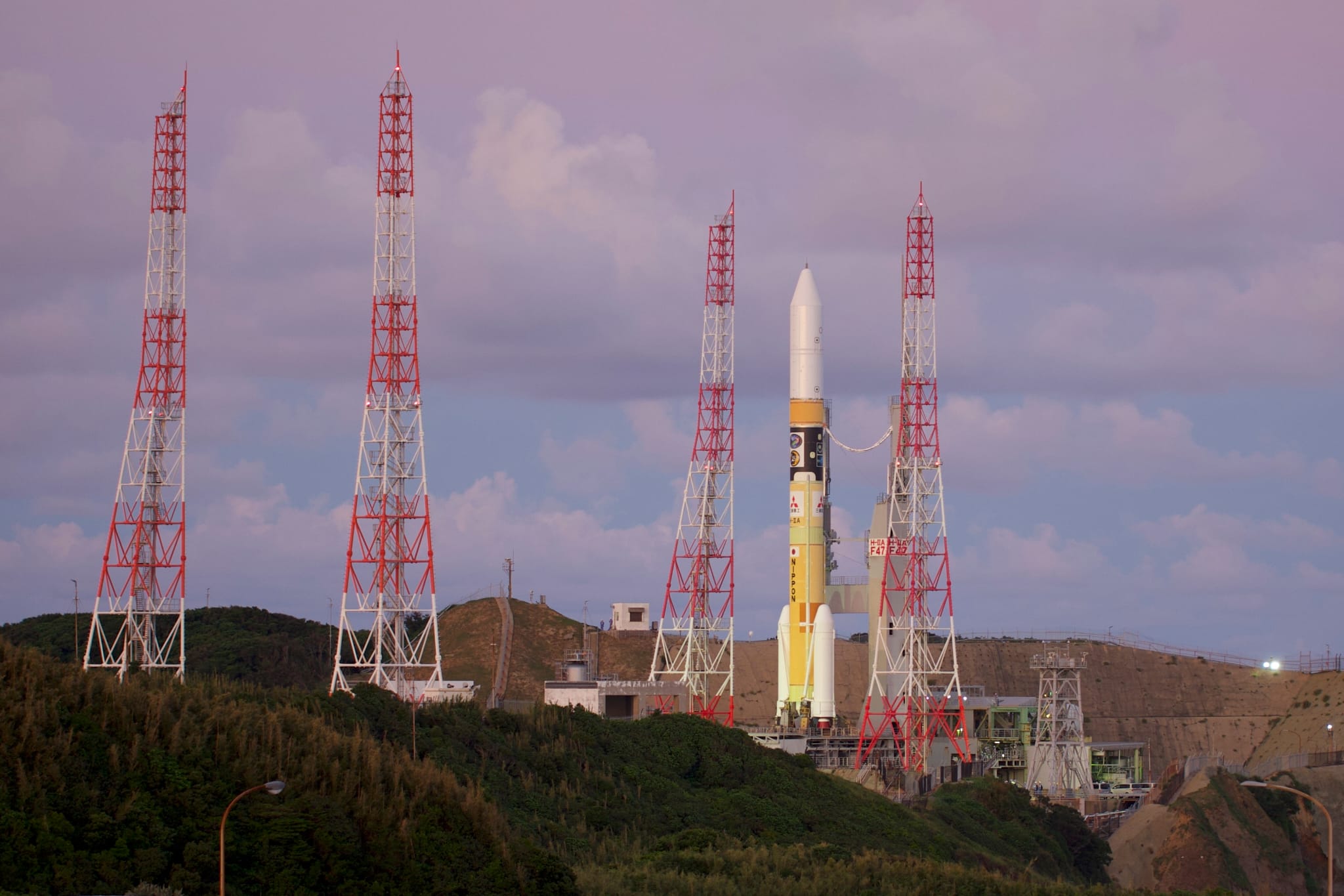 X-ray telescope XRISM successfully launched - SRON | Space Research ...